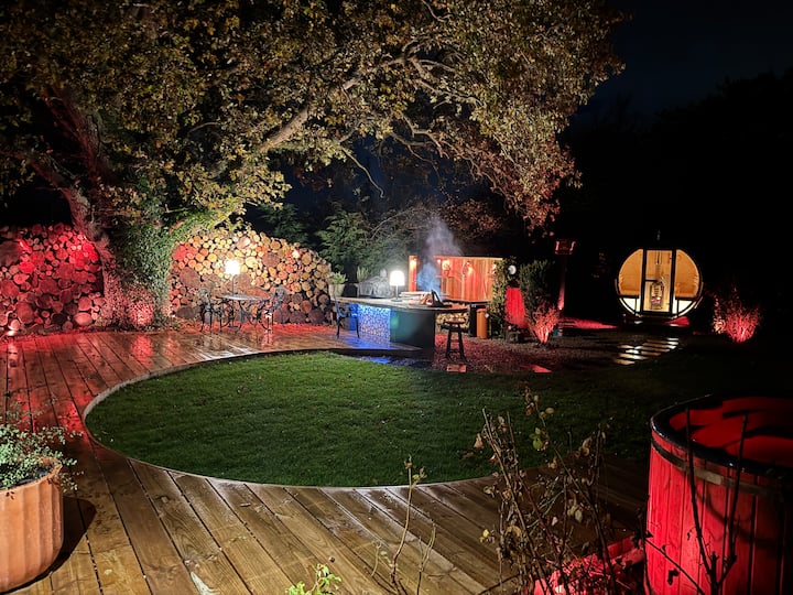 Farm Escape • Sauna, Hot Tub & Fire Cooking - Kent