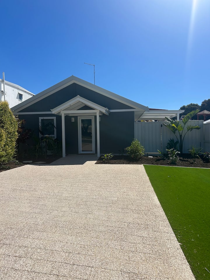 Salt & Sea At Quinns - 君達樂