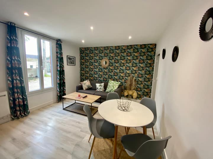 Maison De Ville Avec Petite Terrasse Couverte - Aube