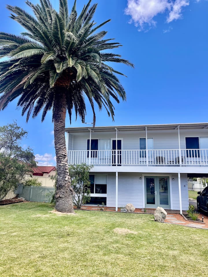 Mandurah Coastal Getaway - Modern & Spacious! - Perth
