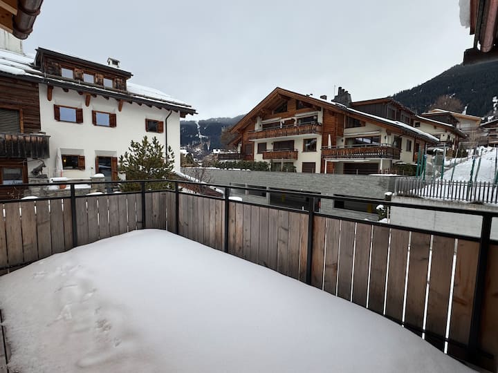 Frisch Renovierte Dachwohnung Mit Balkon - Klosters-Serneus