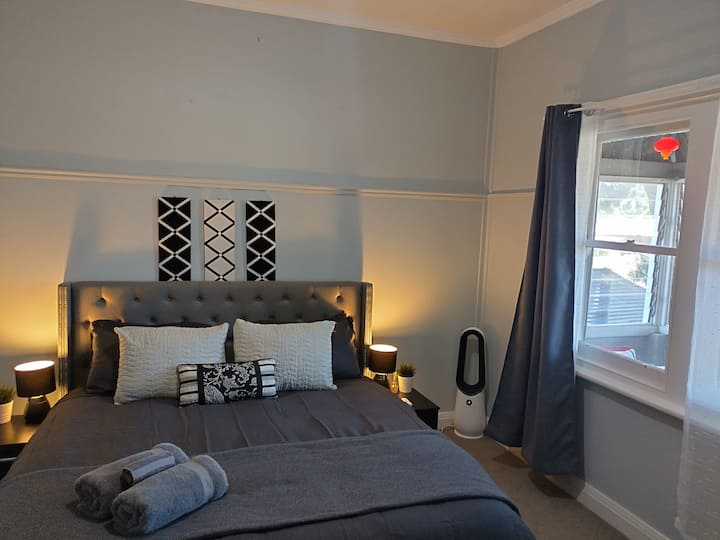 2 Houses+large Bungalow+4 Dedicated Office+netflix - Stawell