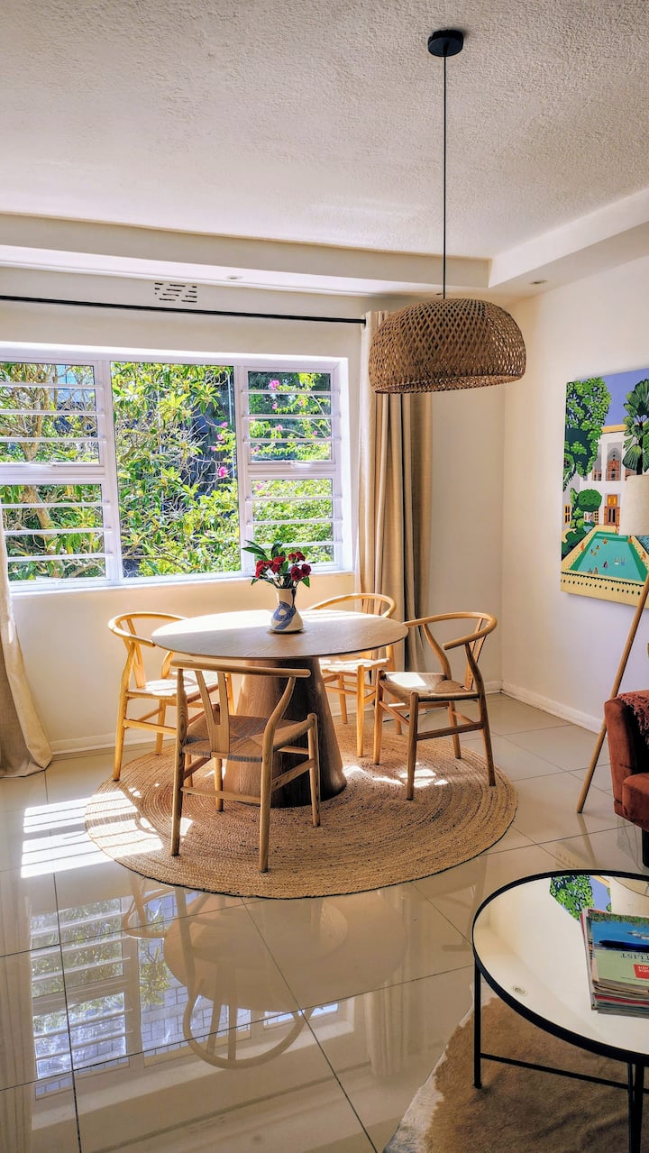 Sea Point 2br | Power Backup • Walk To Promenade - Cape Town