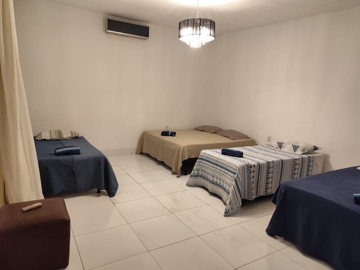 Quarto Stander Ambiente Familiar Em Pousada - Goiânia