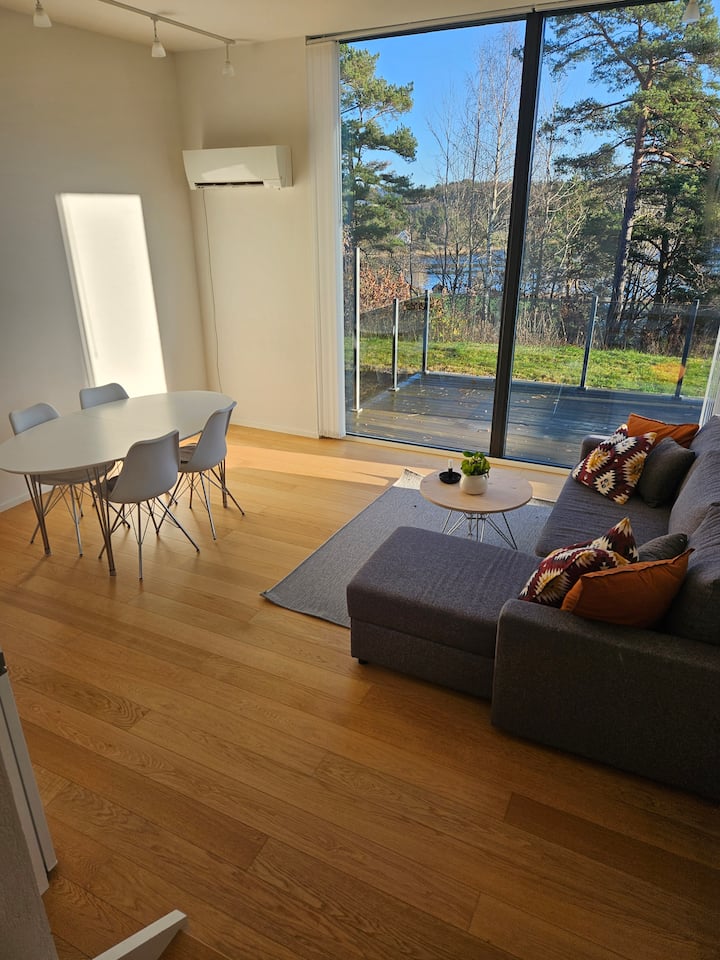 Moderne Og Lys Leilighet, Inkludert Parkering - Kristiansand