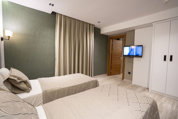 Dört Kişilik Deluxe 1+1 ( Kahvaltı Dahiil) - Antalya