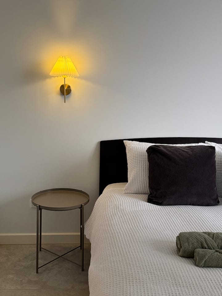 Cosy Spacious 1br Next To Merrylands Station - Parramatta