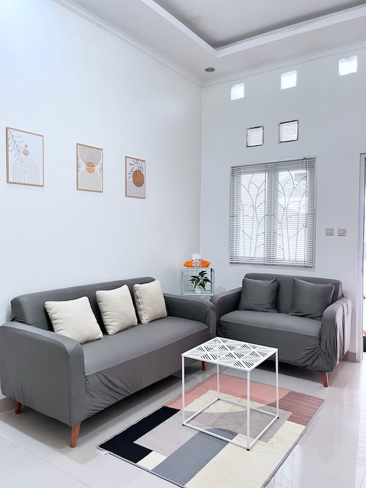 Adiza House - Sukabumi