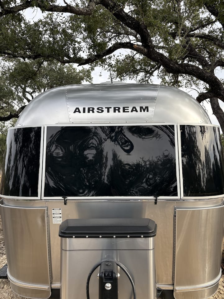 23' Airstream Moon Base Minimalist Getaway - Texas