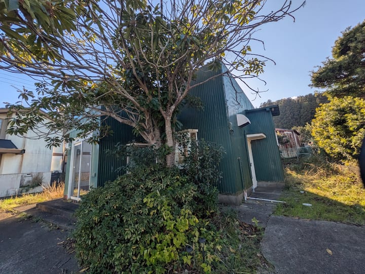 Toranami Surf Futon Lodge
海まで約10分。静か気ままに過ごす貸切一軒家 - Isumi