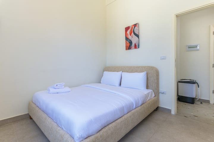 Nice 2br Apart Mar Mkhael Prime Serenus 24/7 Power - 貝魯特