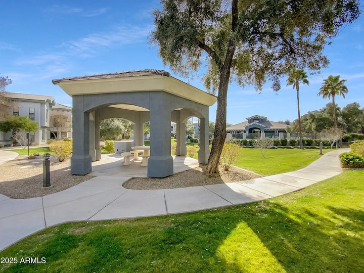 Chandler Oasis Pet Friendly 2b2b Condo With Garage - Chandler