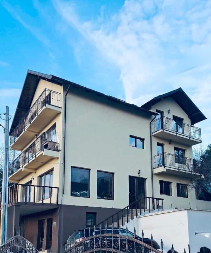 Pensiunea La Vio - Poiana Teiului