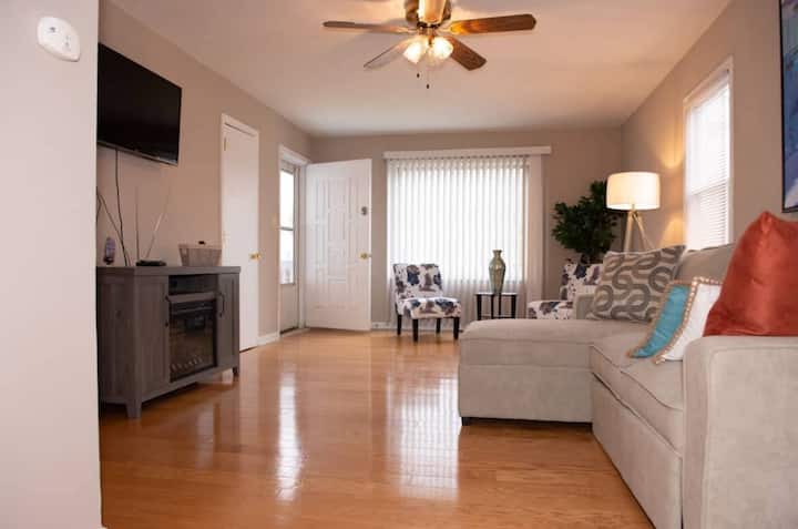 318) Large 3 Bedroom | Fenced Yard | Great Area - Newport News, VA