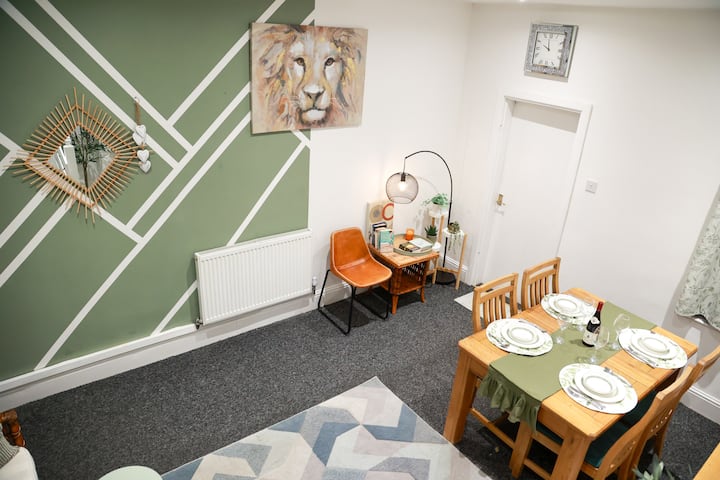 Long Eaton Cosy Homestay | Close To Town & Station - East Midlands Airport (EMA)