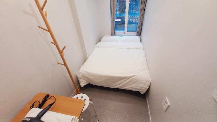 Central Stay Near Insadong/myeongdong,private Bath - Seoul