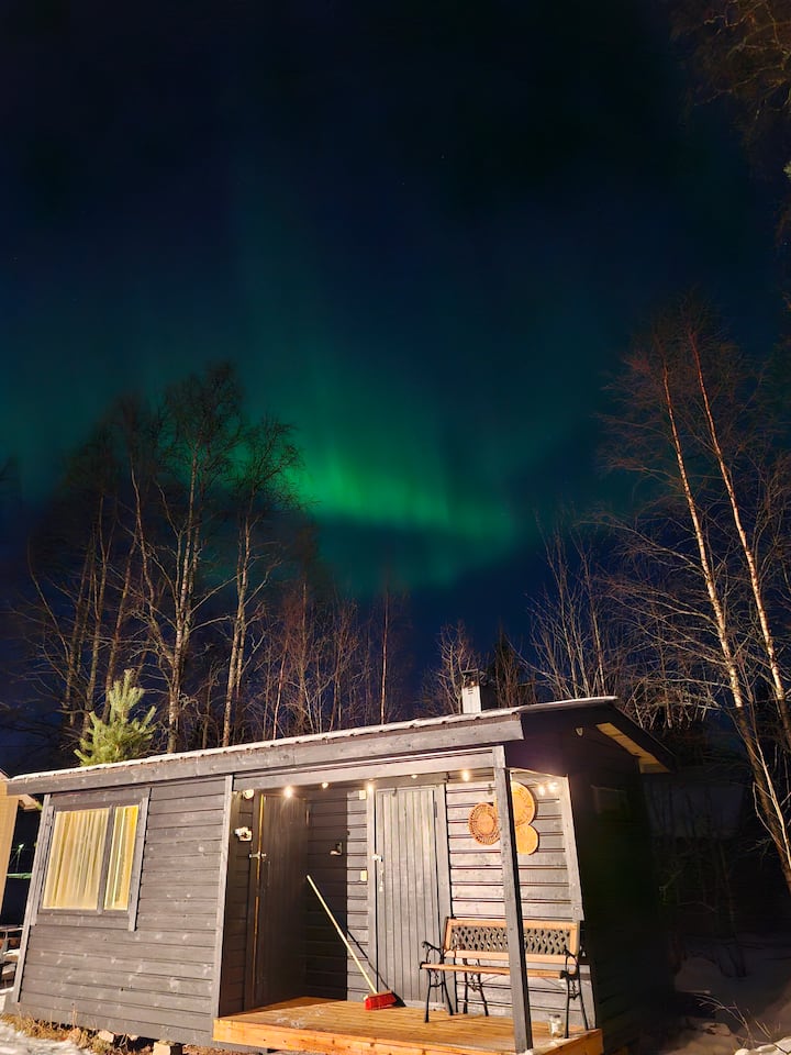 Tunnelmallinen Pikkumökki Ja Kaksi Saunaa - Finland