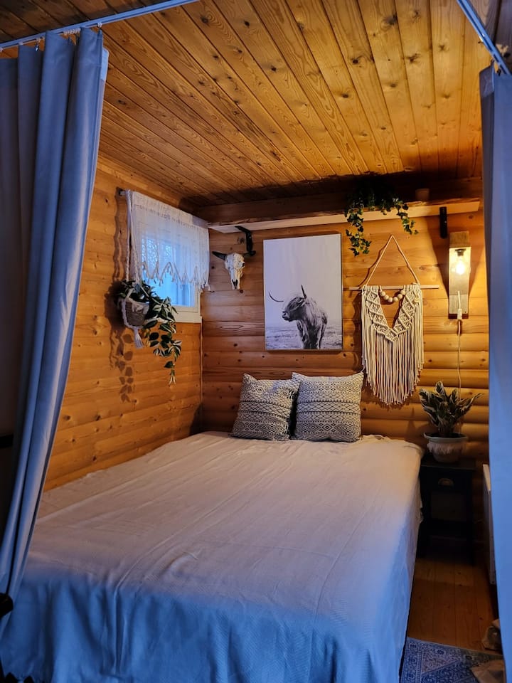 Tunnelmallinen Pikkumökki Puusaunalla - Suomi