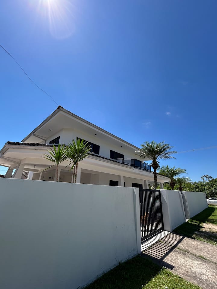 Sobrado Com Piscina - Guaratuba