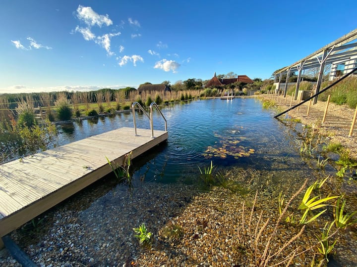 Hastings Escape: Loft + Swimming Pond - Kent