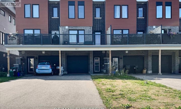 Very Cozy And Close To A Lot Of Amenities. - Barrie