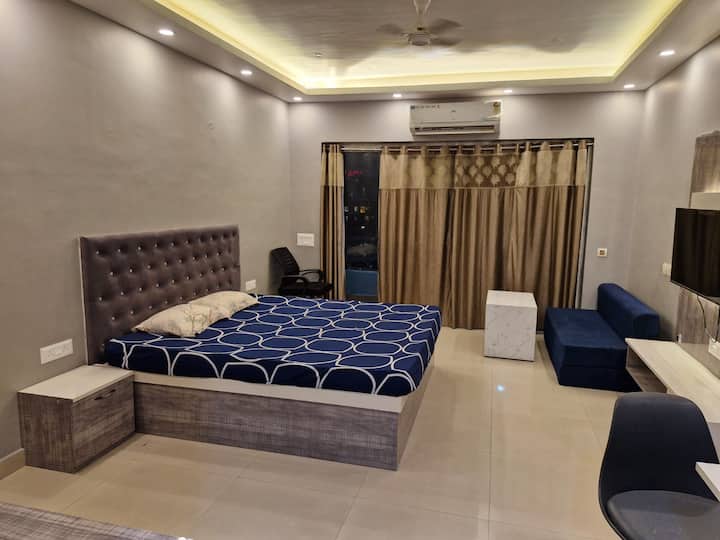 Siddha Xanadu 817 Stay With Pool Near Airport - Kolkata