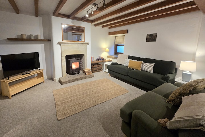 Old Grocers Shop, Youlgrave Nr Bakewell - Bakewell