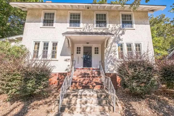 111) Downtown Norfolk | Plenty Of Parking | 7 Beds - Norfolk, VA