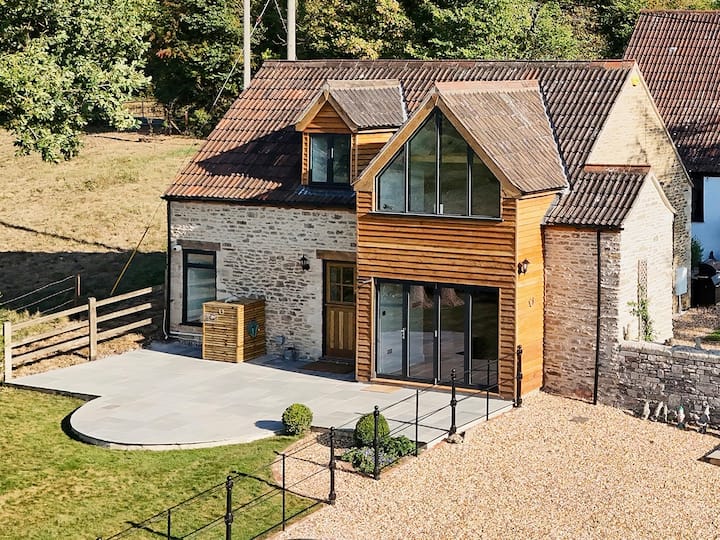 Romantic And Unforgettable Whitechapel Barn - 프롬