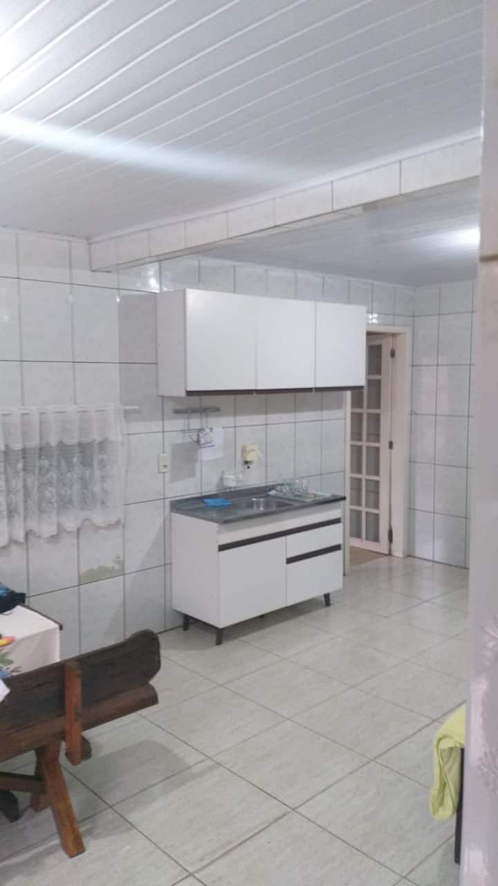 Casa Mobiliada Com Amplo Pátio - Canoas