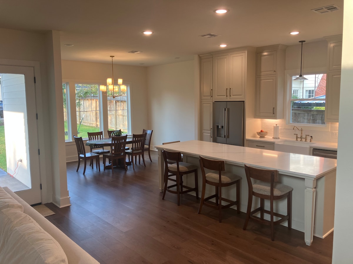 Aggie Park, new 4/4.5, park walk to Kyle Field - Houses for Rent in ...