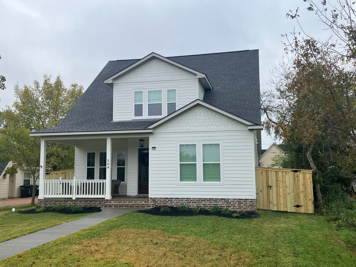 Aggie Park, new 4/4.5, park walk to Kyle Field - Houses for Rent in ...