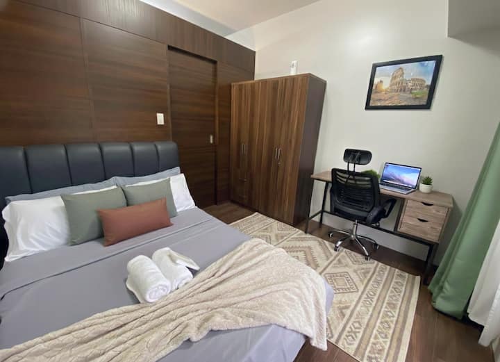 Stylish 1br Air Residences: Wifi & Netflix - Philippines