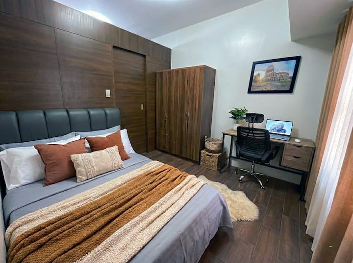 Modern 1br Condo In Makati – Netflix • Wifi #18 - Makati