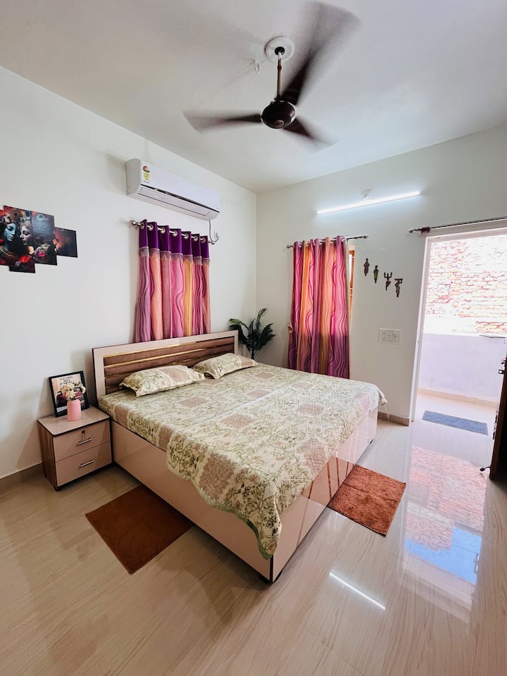 Spacious Studio Apartment With Open View - Ahmedabad