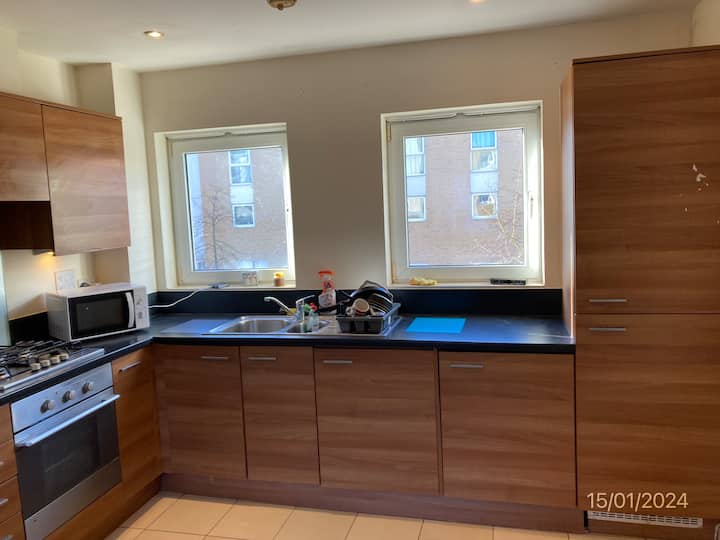 Two Bedroom Flat In Kennet Island, Reading - Reading