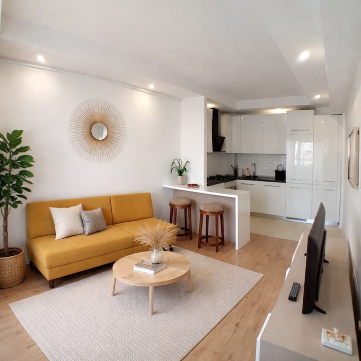 Nest Quiet Studio Cosmopolis, Private Parking - Aéroport de Bucarest Henri Coandă (OTP)