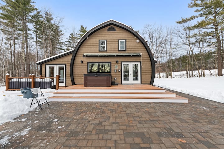 New! Modern Barrel Getaway | Hot Tub & Game Room - Lake Winnipesaukee, NH