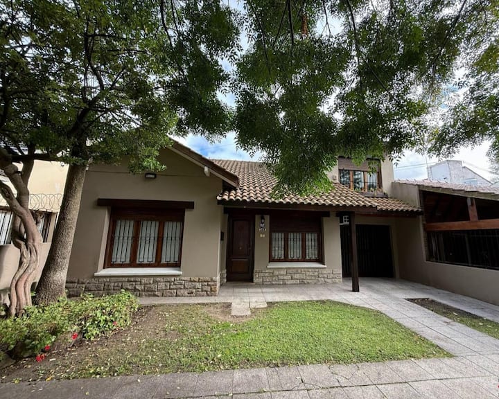 Chalet Con Pileta Bandurrias - 馬德普拉塔