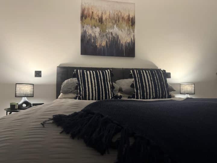 62% Off Long Stays | Old Town | Park Available - Swindon