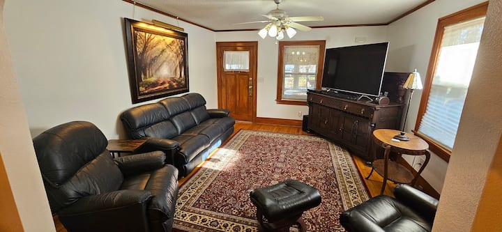 Enjoy A Beautiful Oak Park Home Built In 1929 - Ankeny, IA