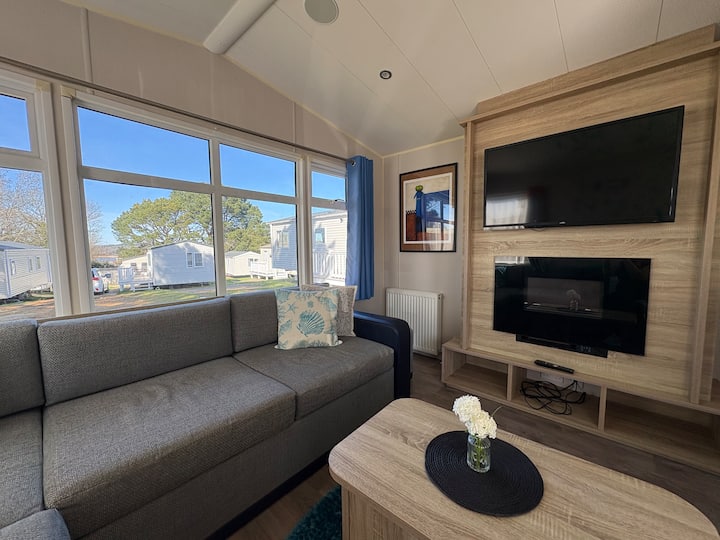 The Pine Cove Holiday Home - Dorset