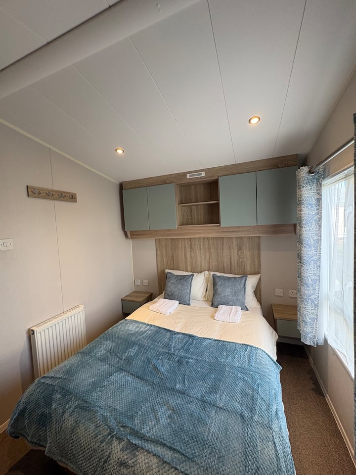 The Pine Cove Holiday Home - Poole