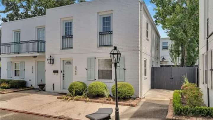 Stylish Townhome In Safe Lakeview - New Orleans, LA