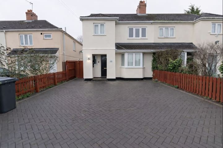 3bd House|free Parking|sleeps 6| Near M6 - 울버햄프턴