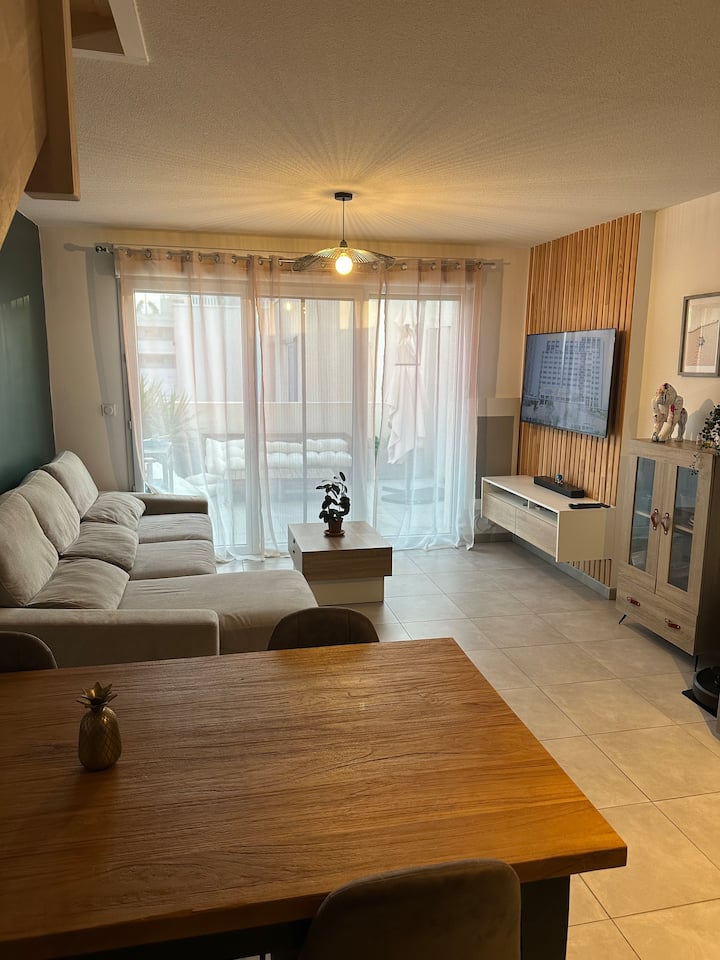 Charmant T3 En Duplex Avec Terrasse - Aimargues