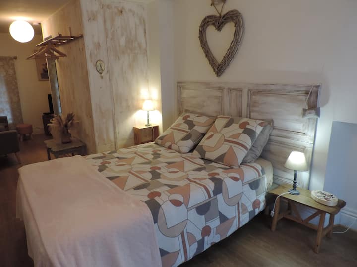 Auprès Du Lavoir
Gîte Beauregard 
Charme & Détente - Nolay