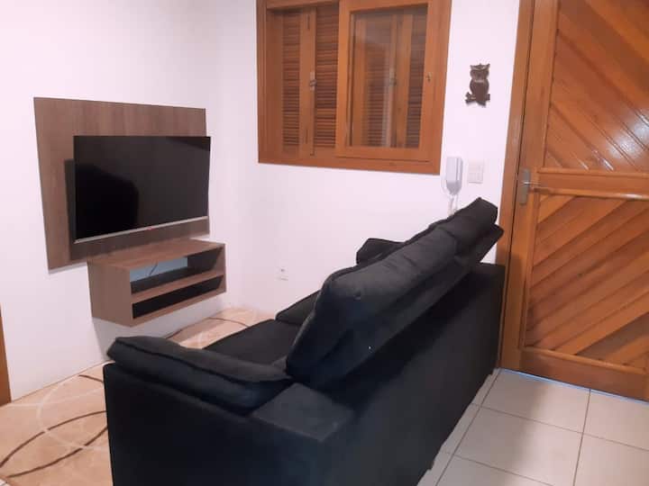 "Design & Conforto A 1km Da Puc | Garagem E Wi-fi" - Porto Alegre