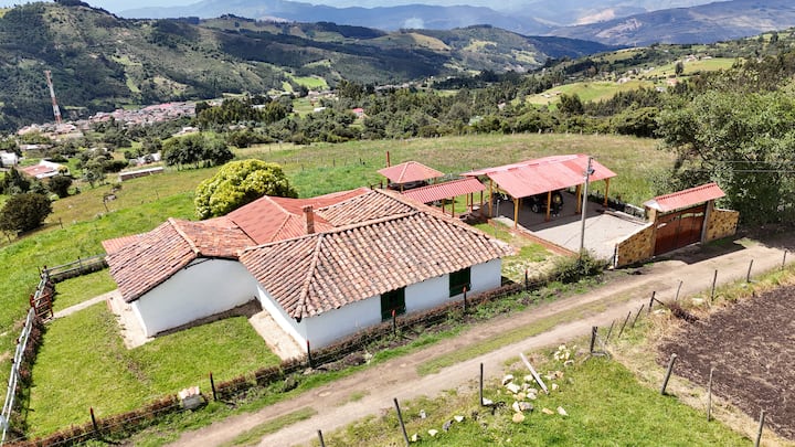 Tu Refugio Exclusivo En Las Montañas De Monguí - Monguí