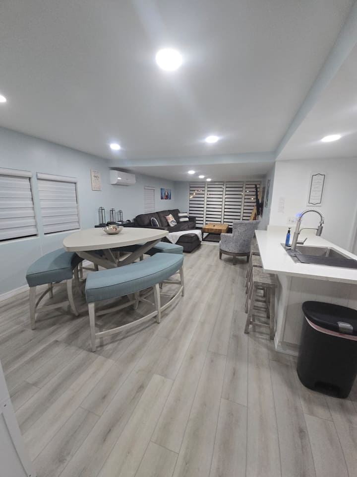 The Hidden Pearl Retreat At Weeki Wachee - Spring Hill, FL